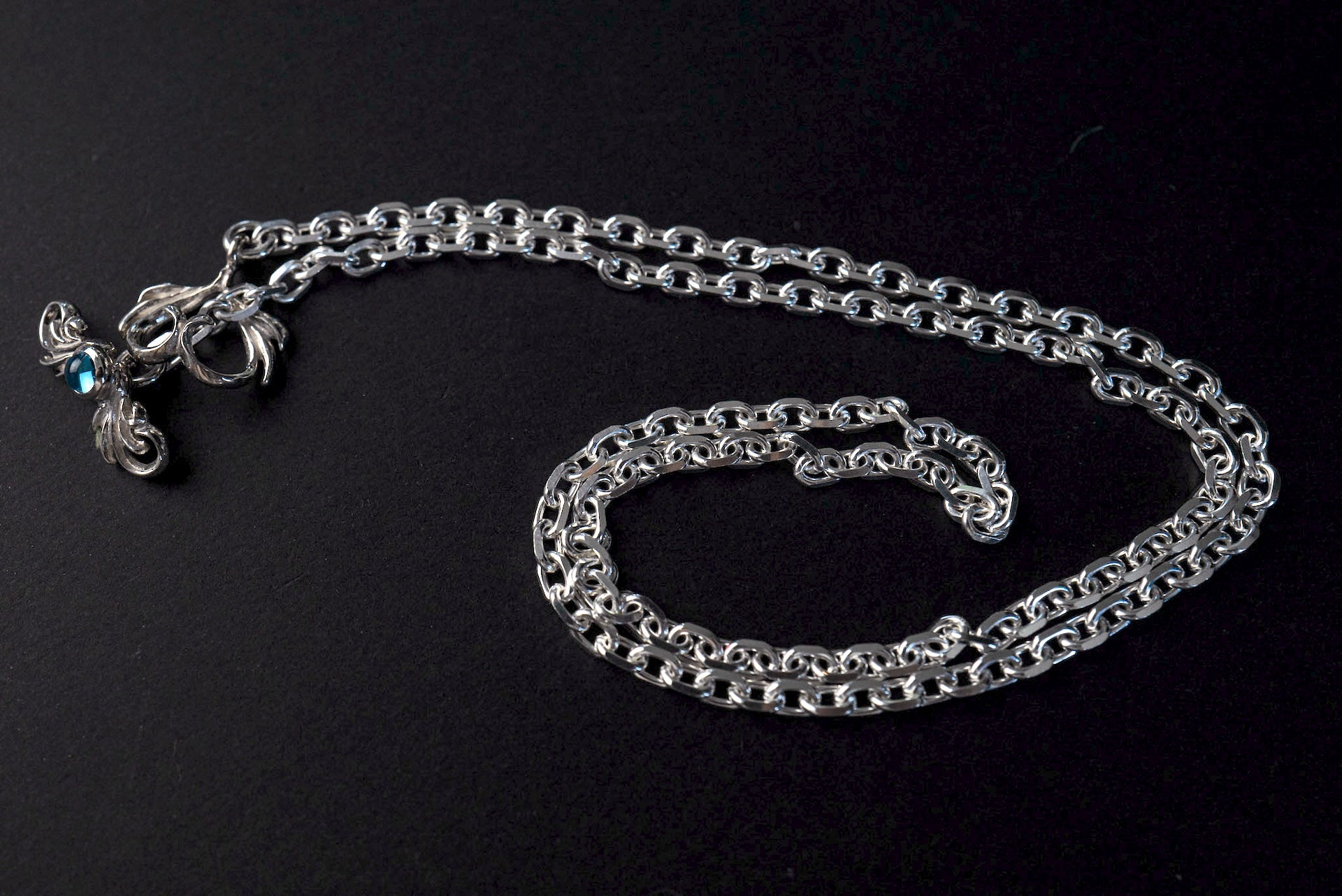 Legend "Heart" Silver Chain with Blue Topaz - CORLECTION