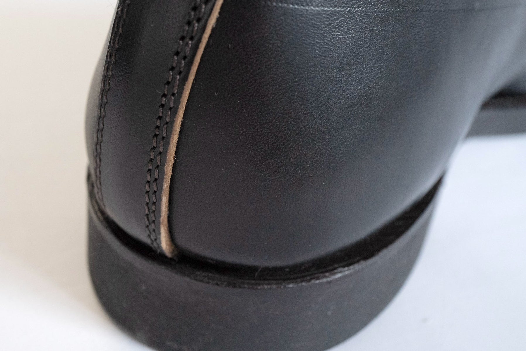 Skoob X CORLECTION Horsebutt Military Chukka Boots (Black Tea-Core)
